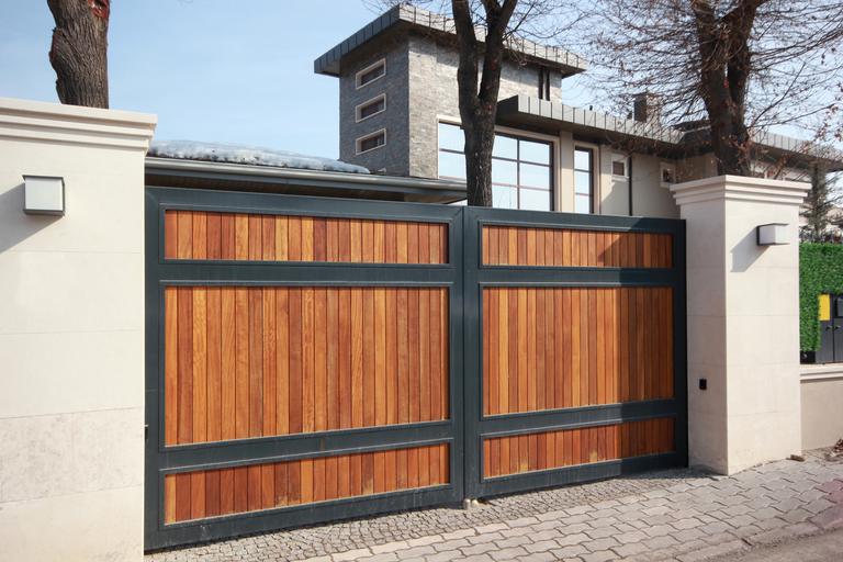 The Pros And Cons Of Automated Driveway Gates The Pros And Cons Of Automated Driveway Gates