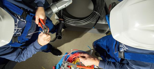 The Benefits Of Hiring An Electrical Contractor